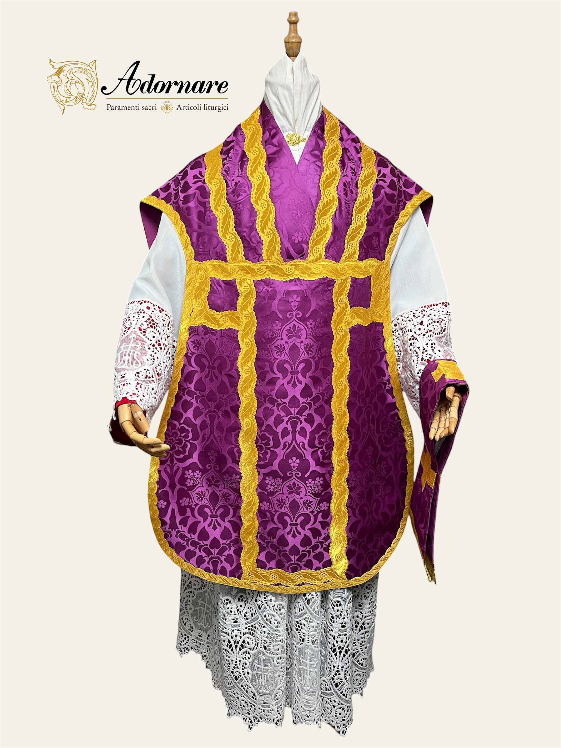 Contemporary Roman-cut Damask Roman Chasuble Low Mass Set / Pianeta Ro ...